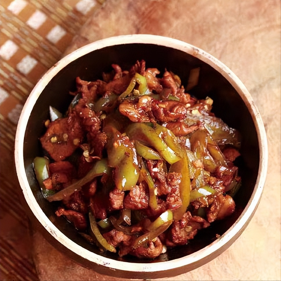 Stir-fried pork with pepper - iNEWS