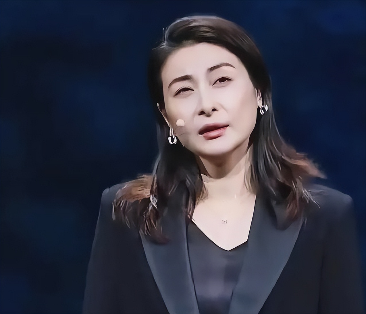 Guo Jingjing's pictures caused controversy! When showing up for ...