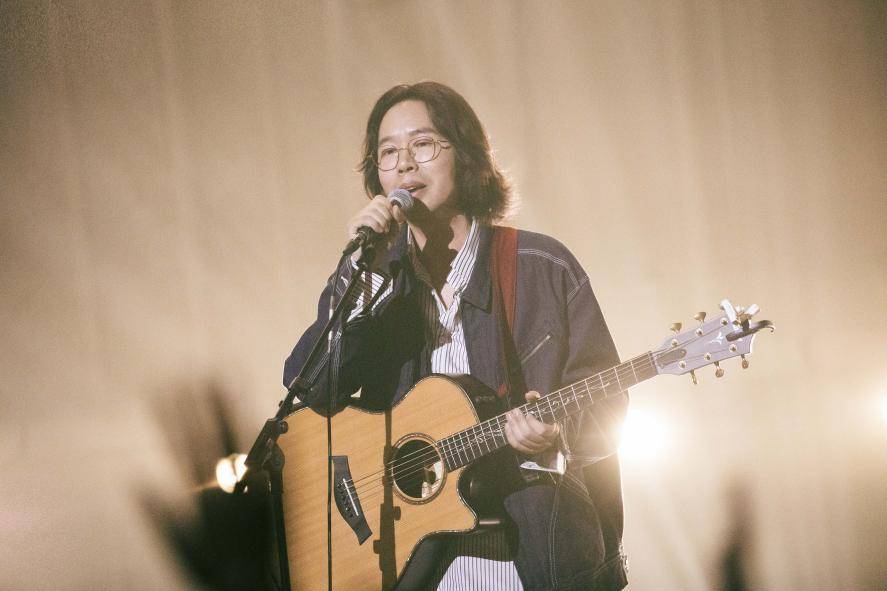 Shuimunianhua [Our Folk Song 2022] is amazing on the first stage, Huang ...