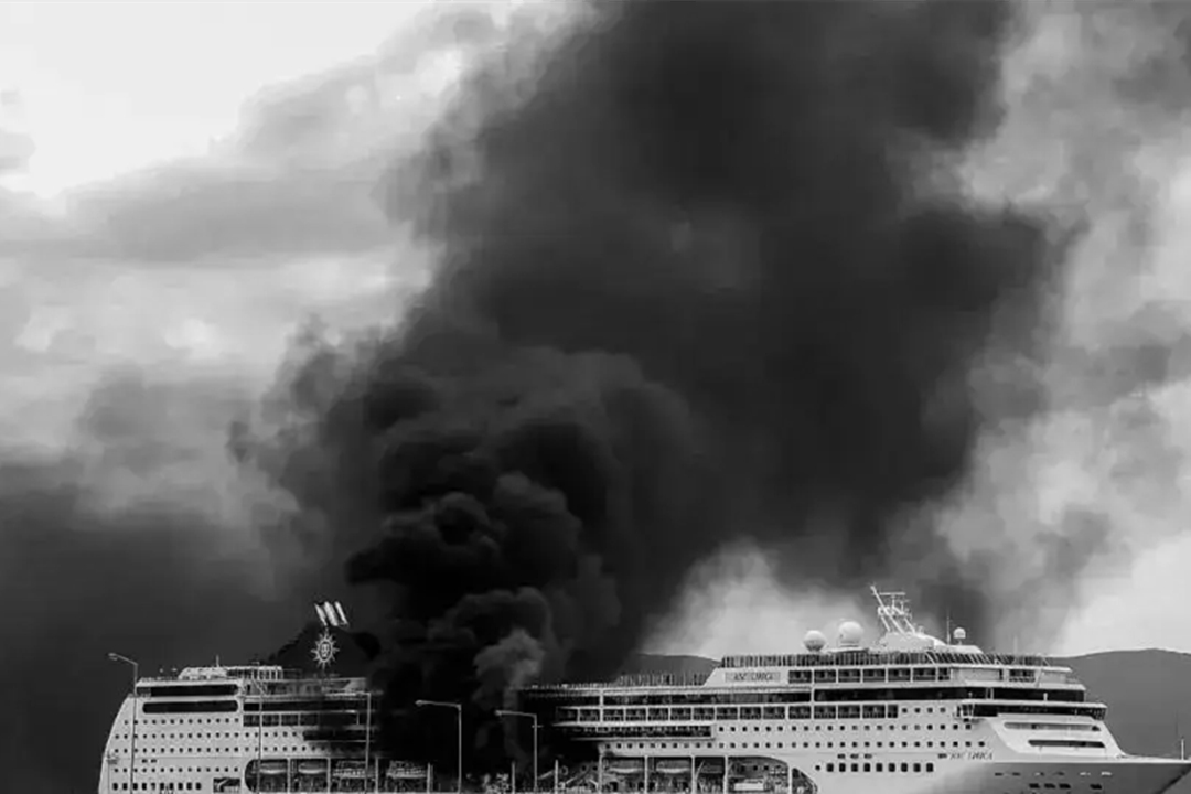 Legendary shipwreck rescue: A fire broke out on a luxury cruise ship ...