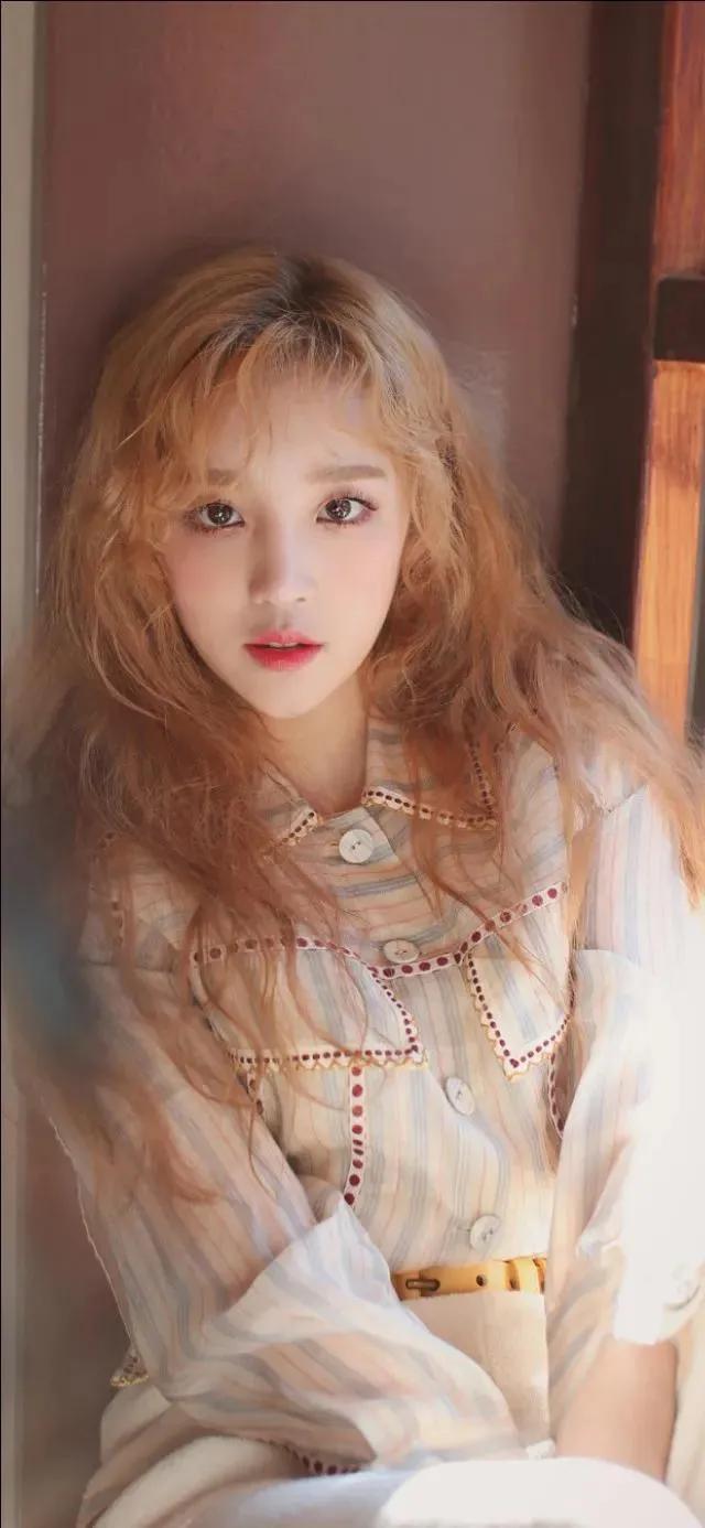 Song Yuqi is so beautiful - iNEWS