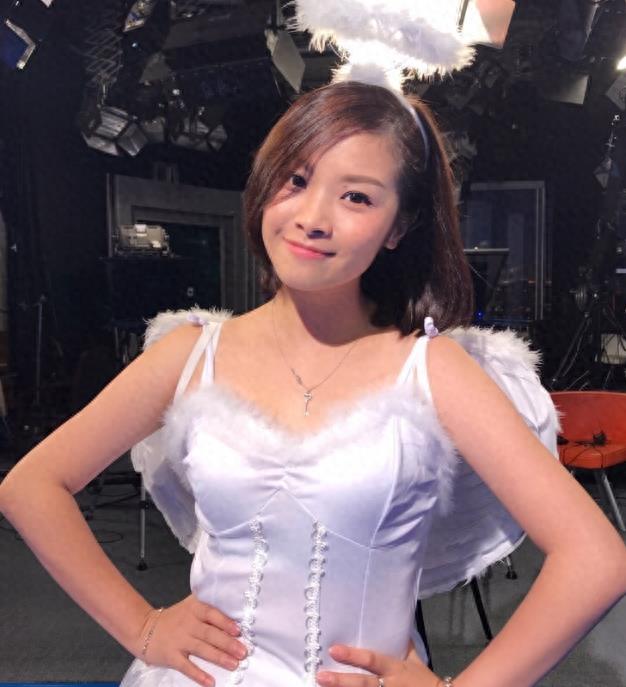 "Mei Mei" Wang Lili is married to "Xi Yang Cai" in the movie, but in ...
