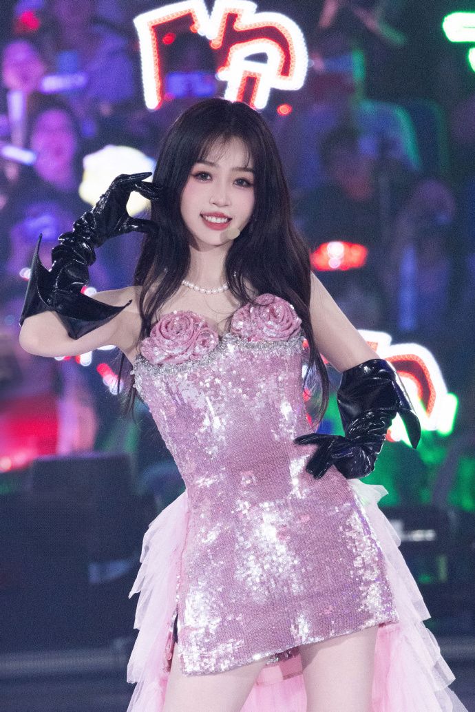 Yu Shuxin posted beautiful photos and forgot to reveal her true ...