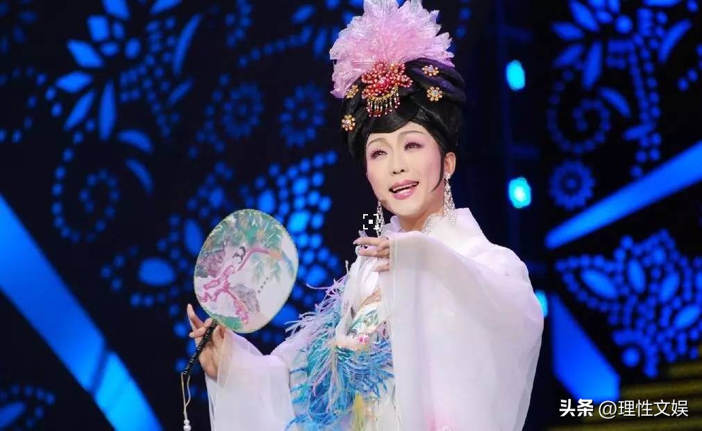 In terms of cross-dressing, he is not inferior to Li Yugang; in terms ...