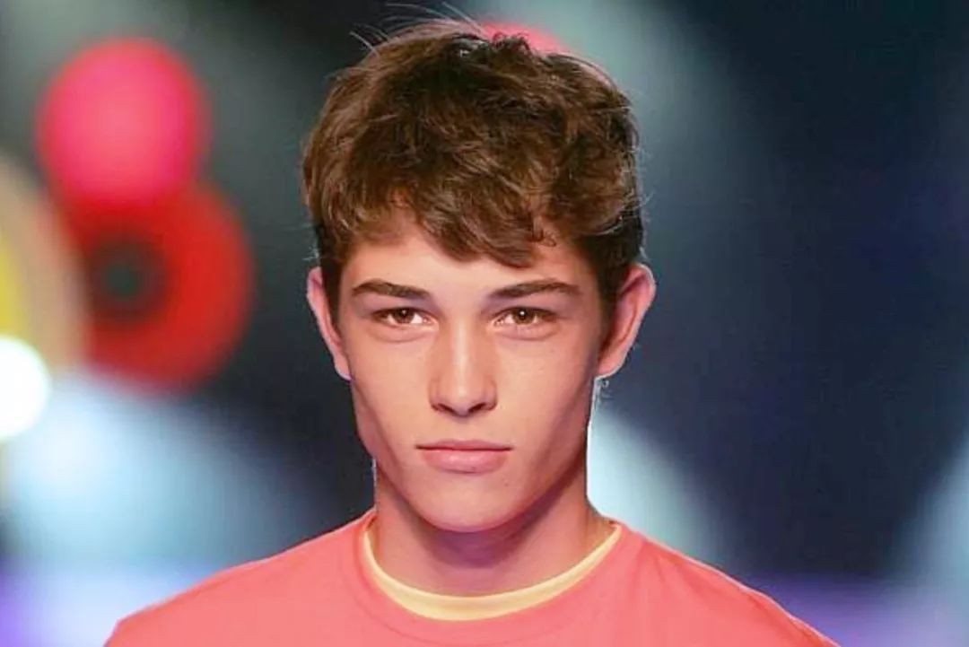 How handsome are Brazilian male models? Francisco Lachowski gives you ...