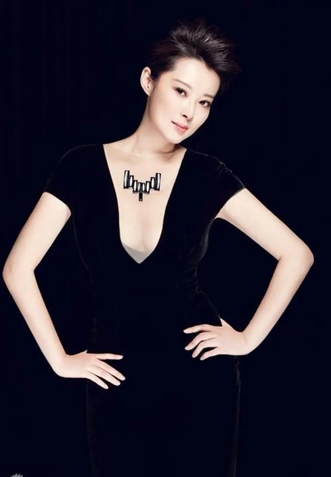 Mainland actress - Yuan Li - iNEWS