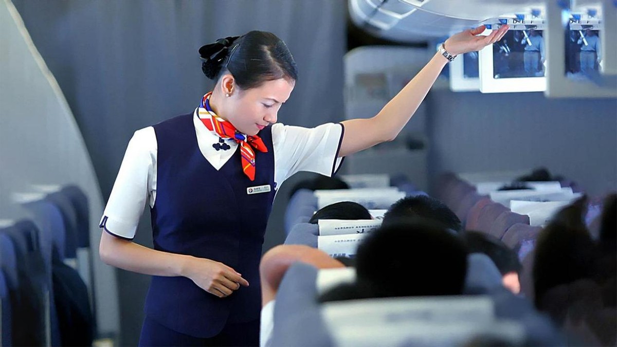 Li Yitong's bare feet were scolded on the hot search, this year's ...