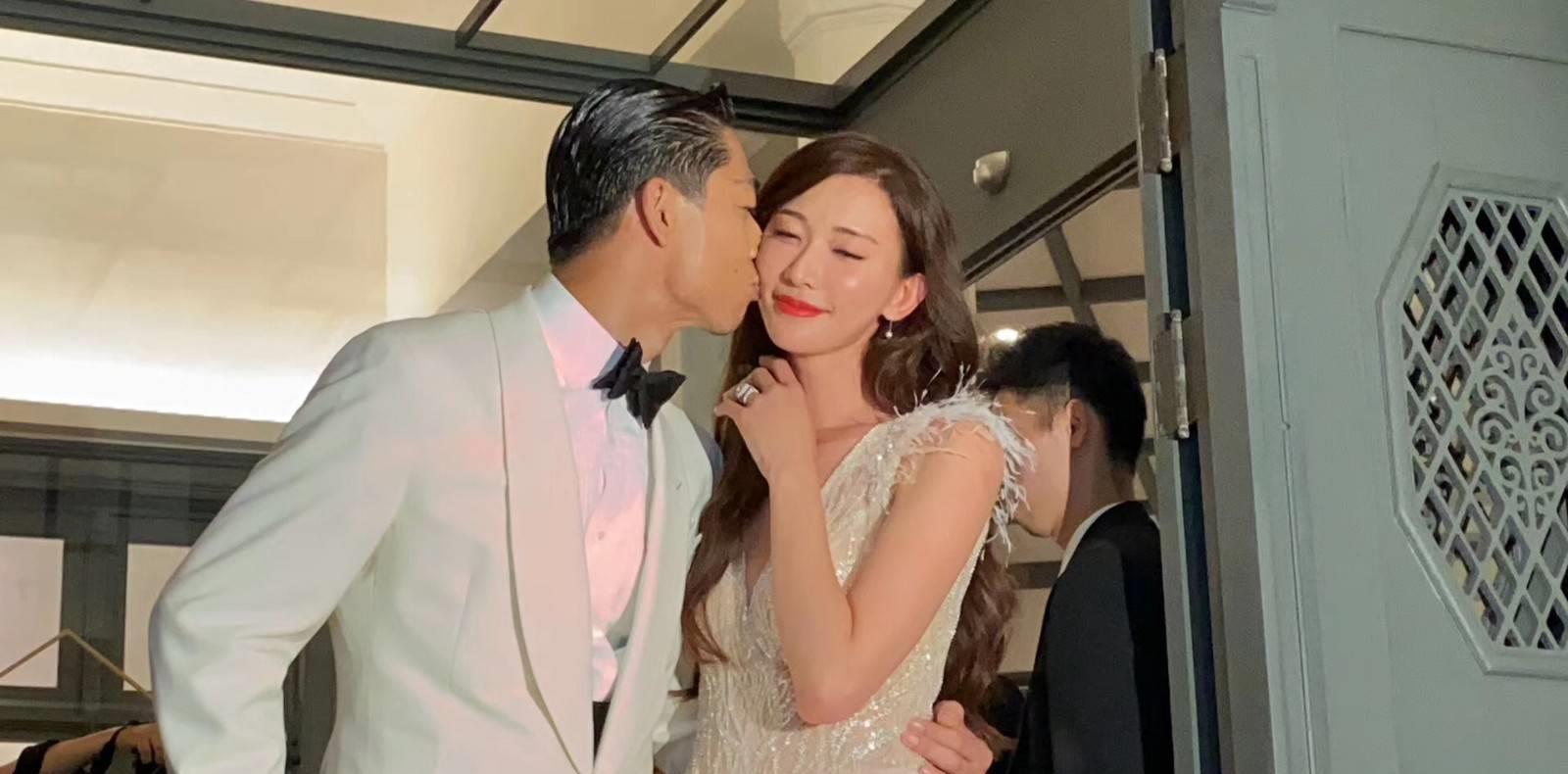 The original CHUANG 48-year-old Lin Chiling and her husband went out on a trip, and they got ...