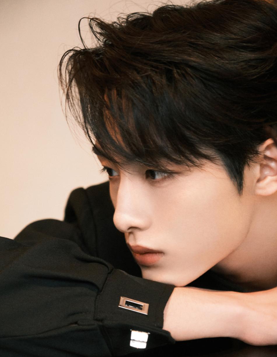 Star chaser, Dong Sicheng officially announced his joining, what surprises will the handsome guy ...