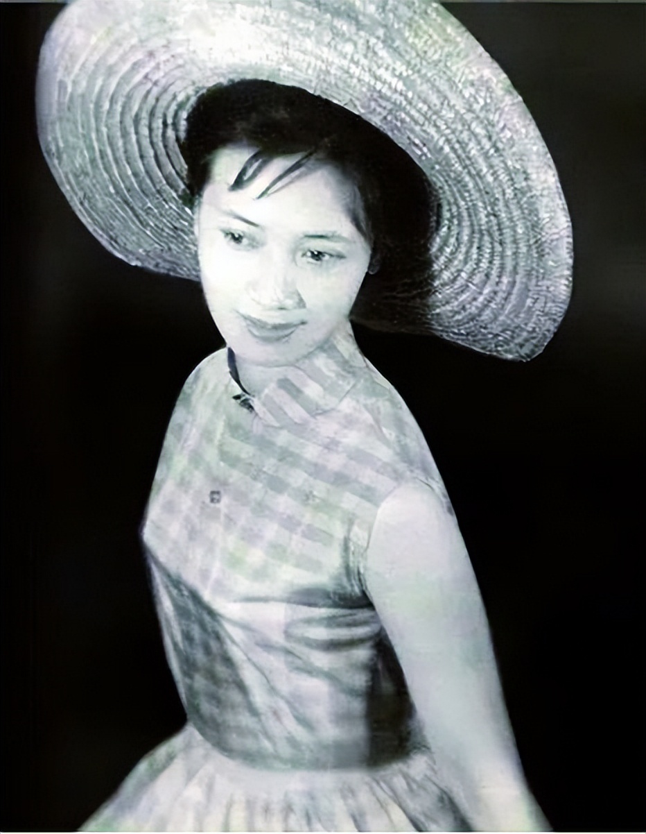 Oriental Nightingale Zhu Fengbo: Married with a teacher at the age of ...