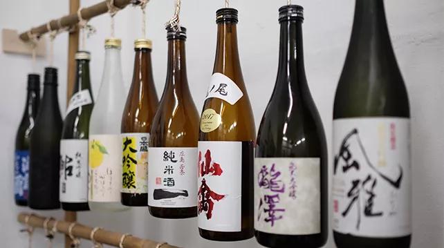 The Ultimate Guide to Sake Labels - iNEWS