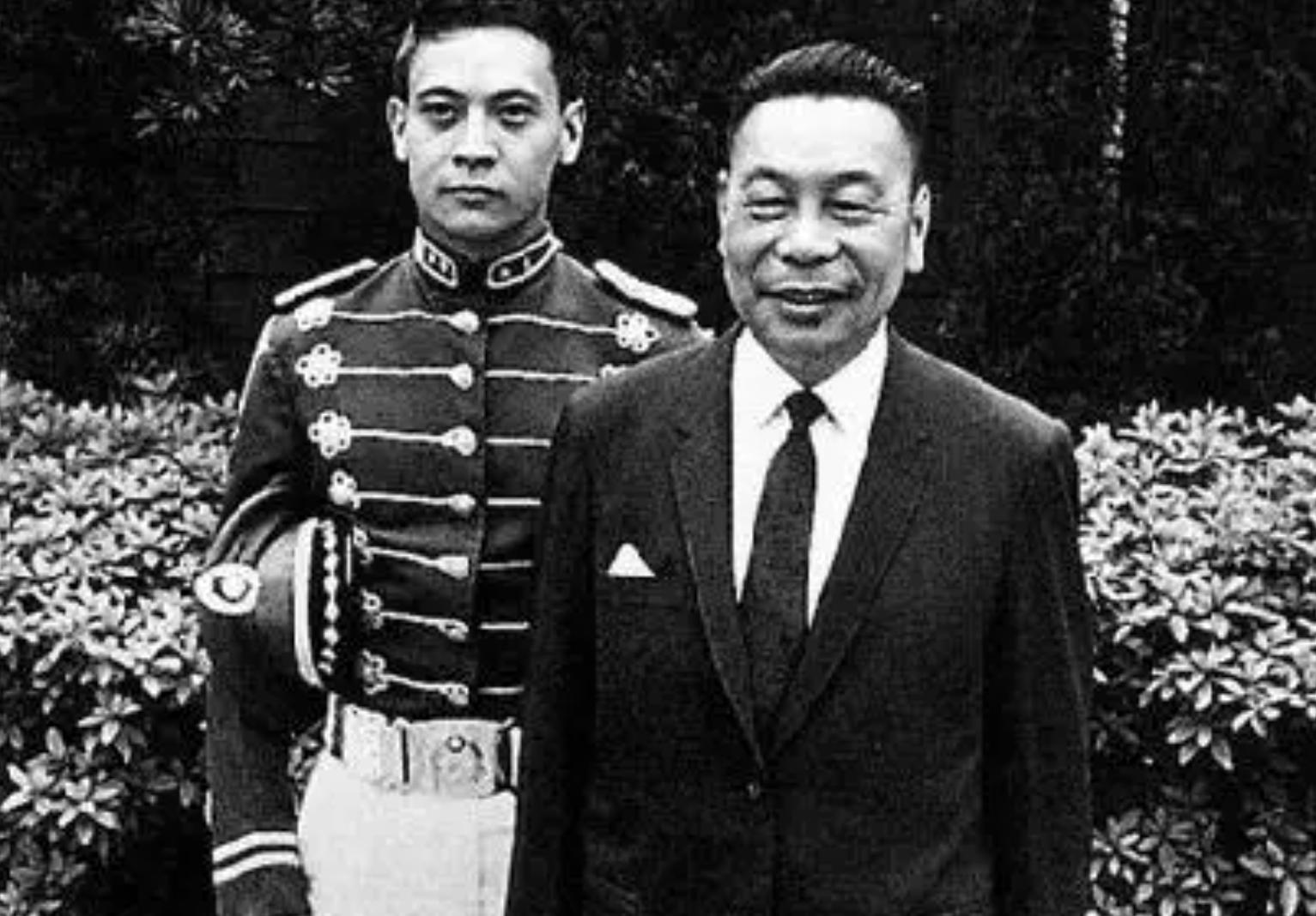 In 1974, Jiang Jingguo saw his illegitimate son at a reception, and the ...