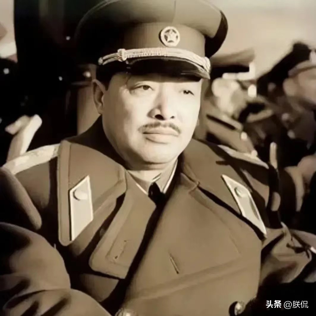 In 1932, a guard was rescued by He Long, and he became a major general ...