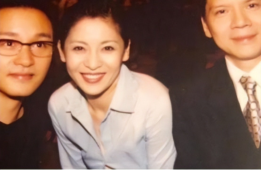 "Hong Kong heroine" Chen Lan's legendary life, and her past - iNEWS