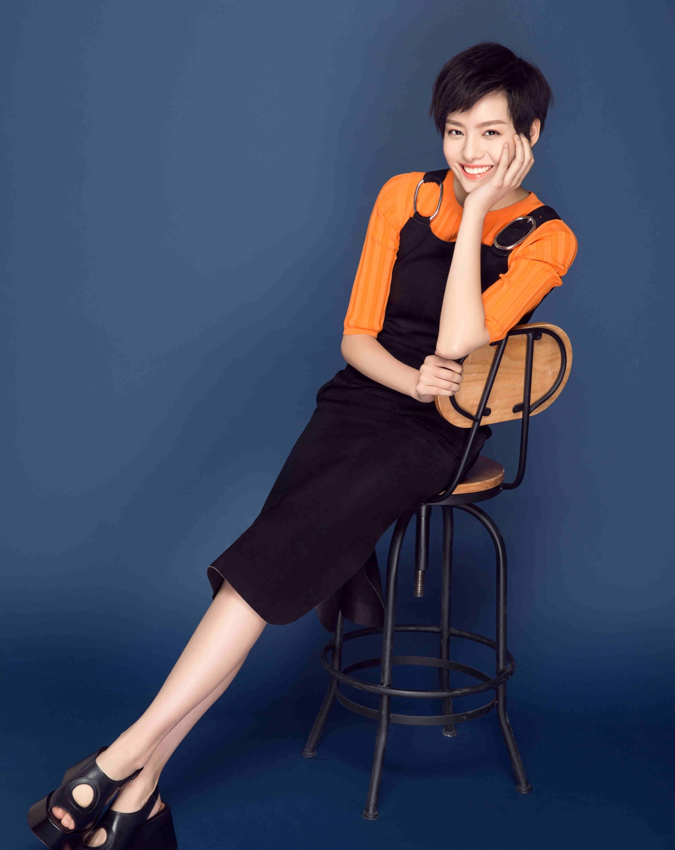 In 1996, Chongqing actress Zhang Yishang was tall and had outstanding ...