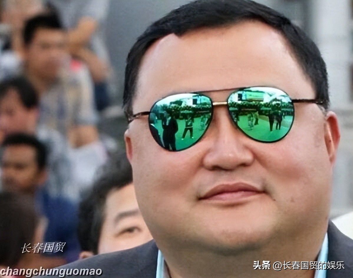 Yang Lan's 56-year-old wealthy husband's recent photos were exposed ...