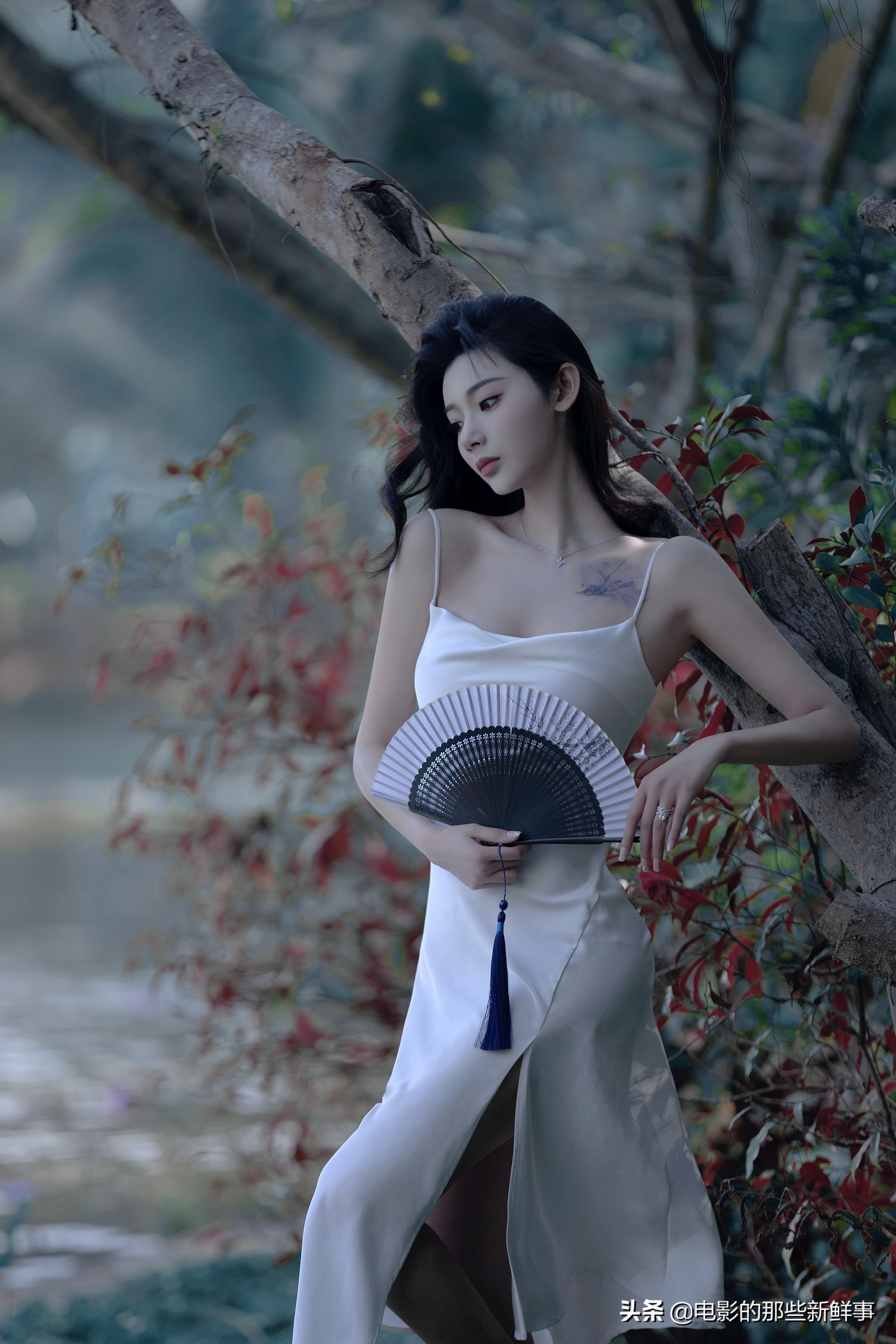 Post-95s beautiful actress Wang Xingchen's beautiful photo, pure and wild charm - iNEWS