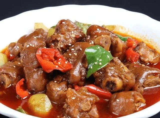 Why can't the pig's feet be stewed all the time?Chef: Add some of this ...