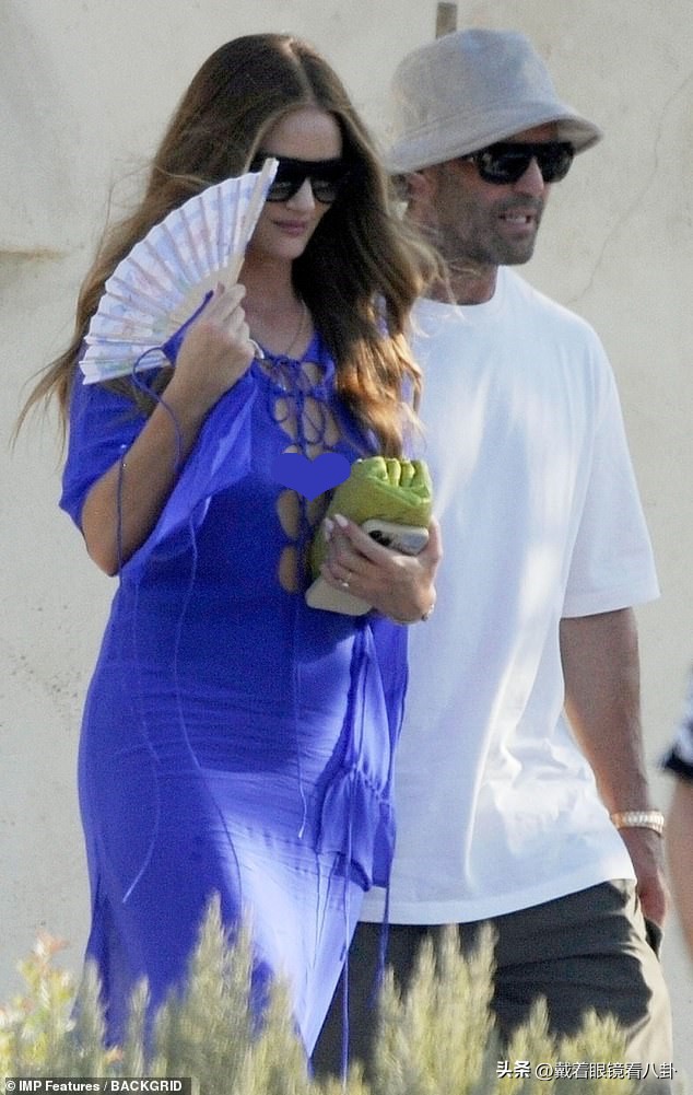 Jason Statham and his wife are on vacation on an island - iNEWS