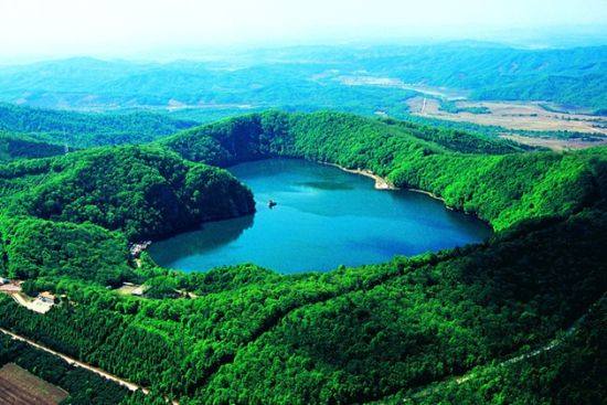 How many active volcanoes are there in China?Are they a big threat ...