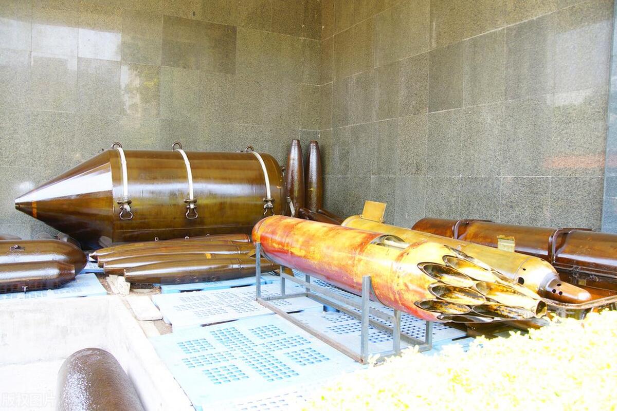 How terrible is the cluster bomb with the saying of rainstorm pear ...