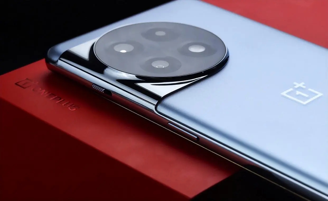 12GB+256GB+5000mAh, dropped to 2695 yuan only three months after ...