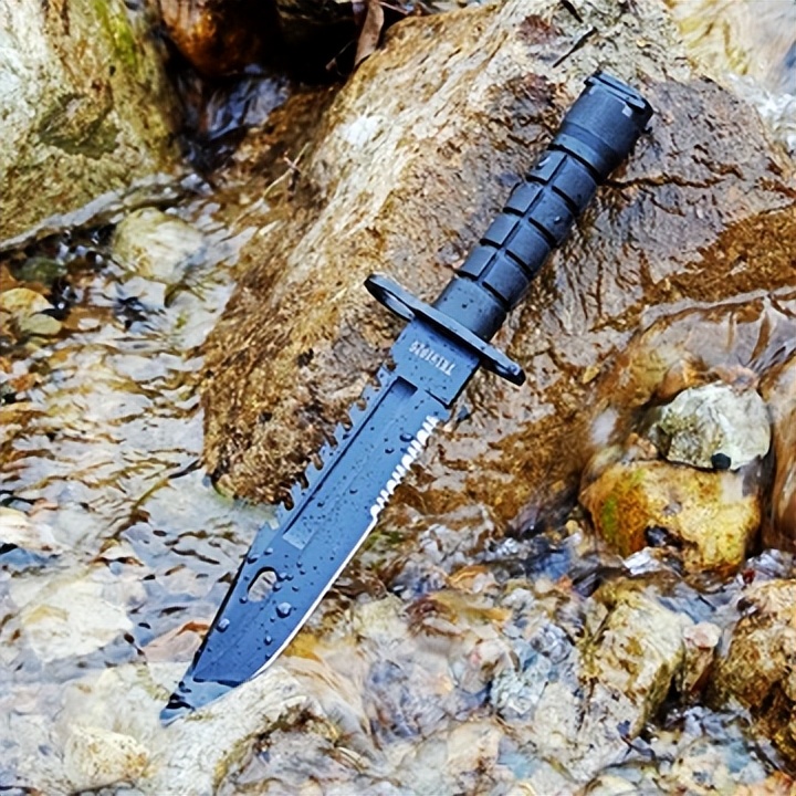 One of the most practical weapons for survival in the wild, one of the ...