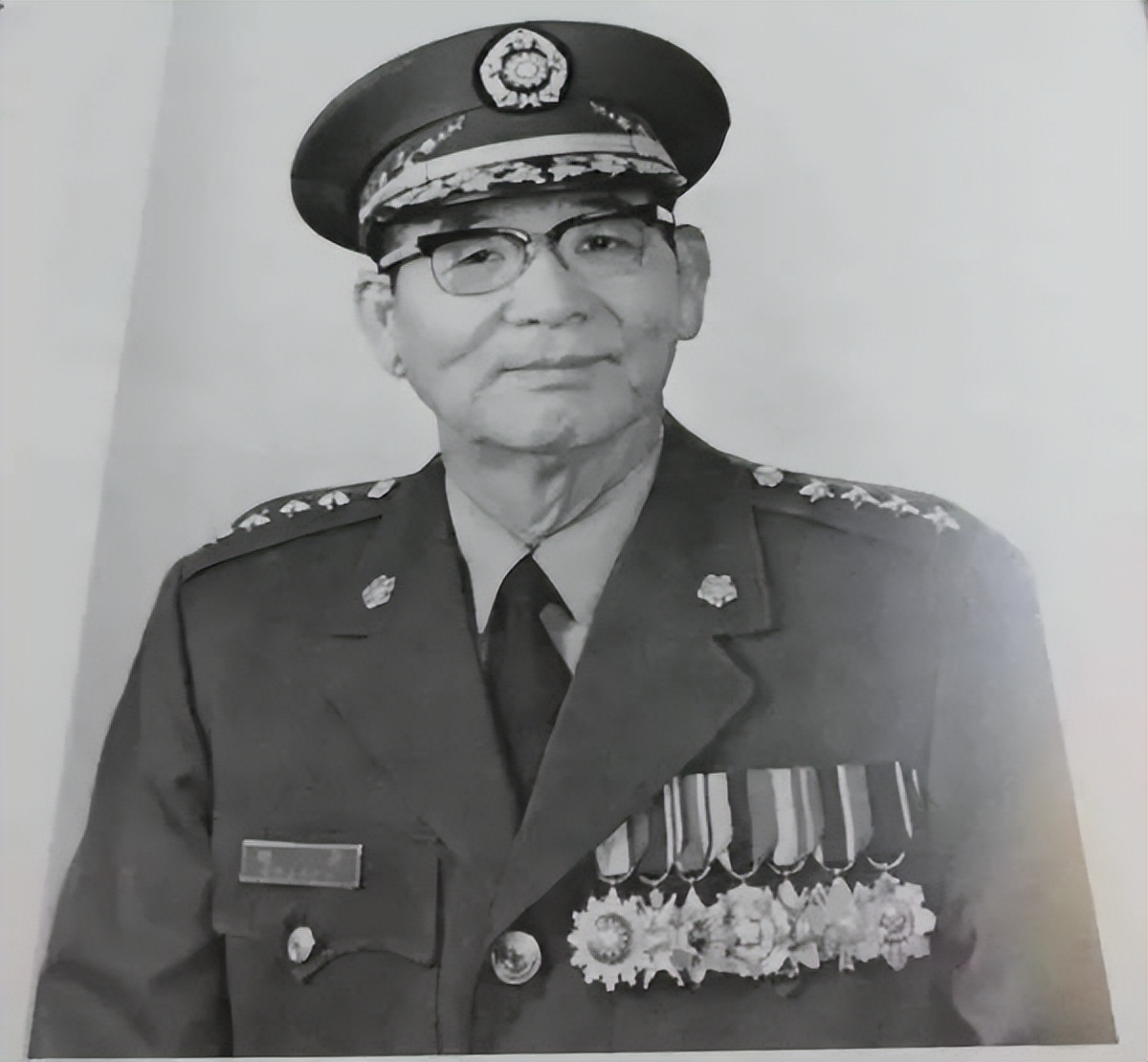 He is a strong general from the Chen Cheng family. When Lao Jiang ...