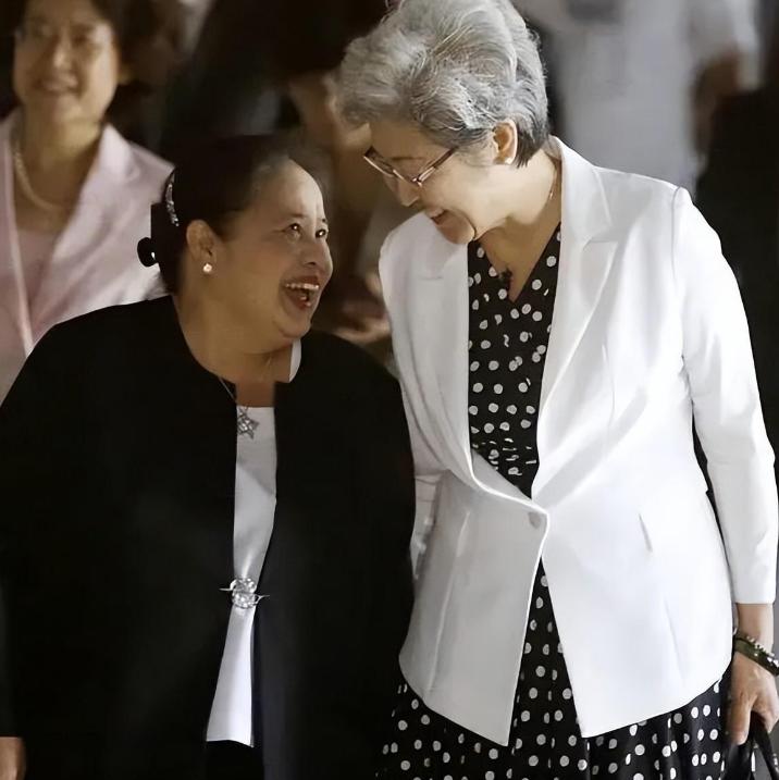 It is worthy of being "the most beautiful diplomat", the clothes are ...