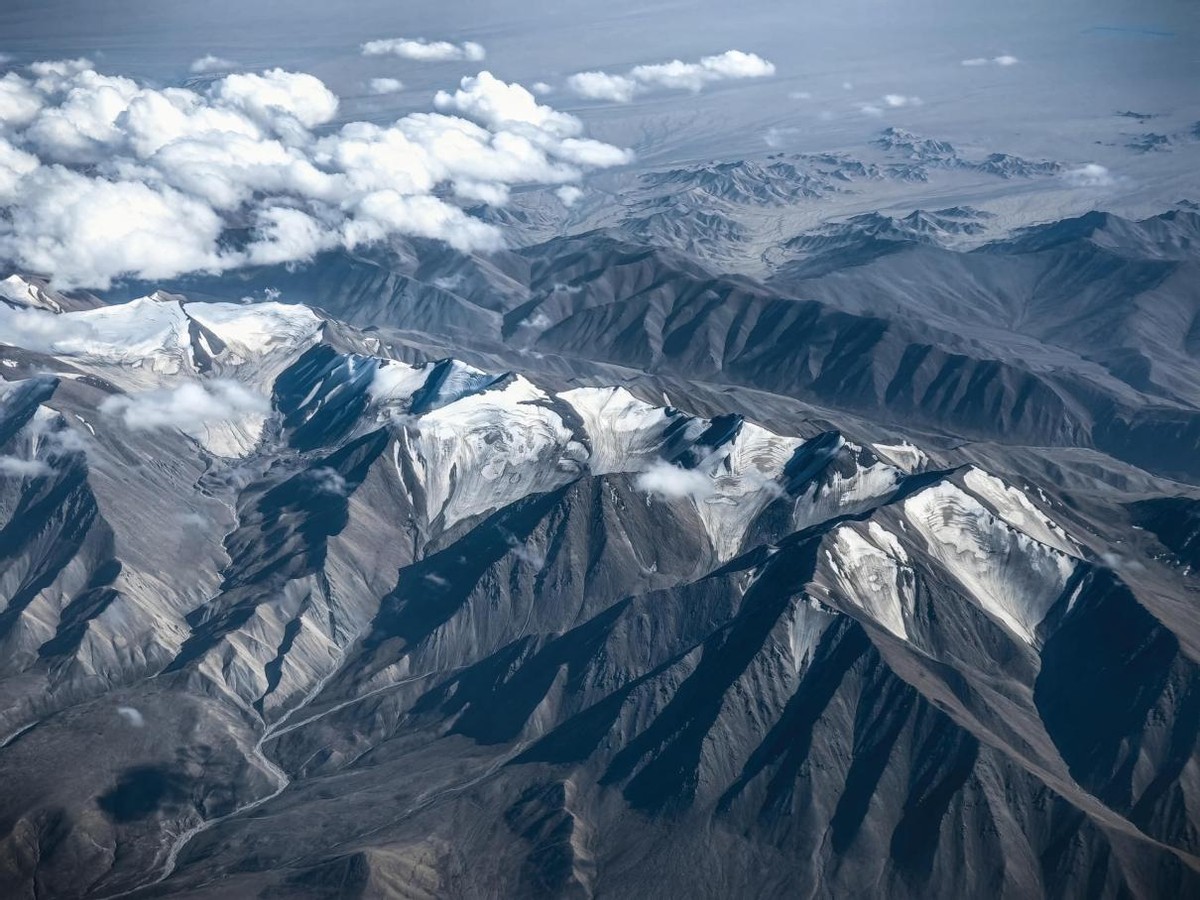 The video "Beginning in Kunlun Crossing the Mountains and Seas" is ...