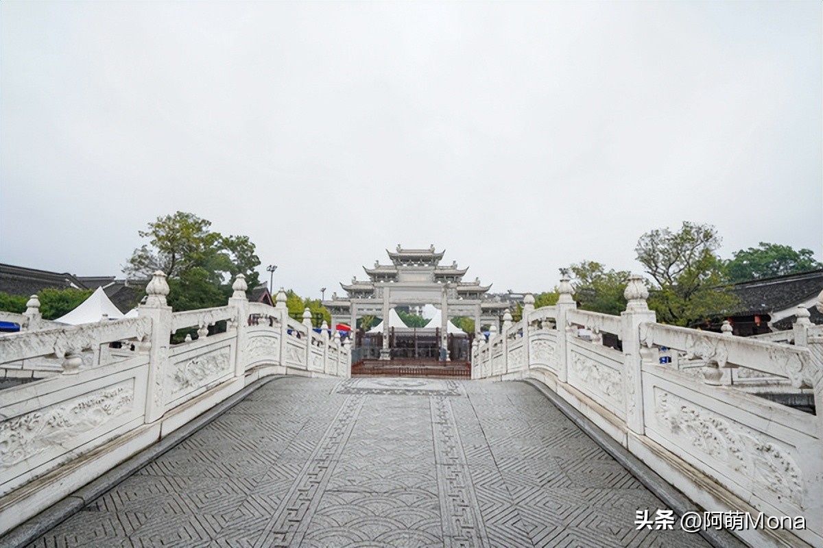 In addition to watching the tide, Haining actually has so many ...