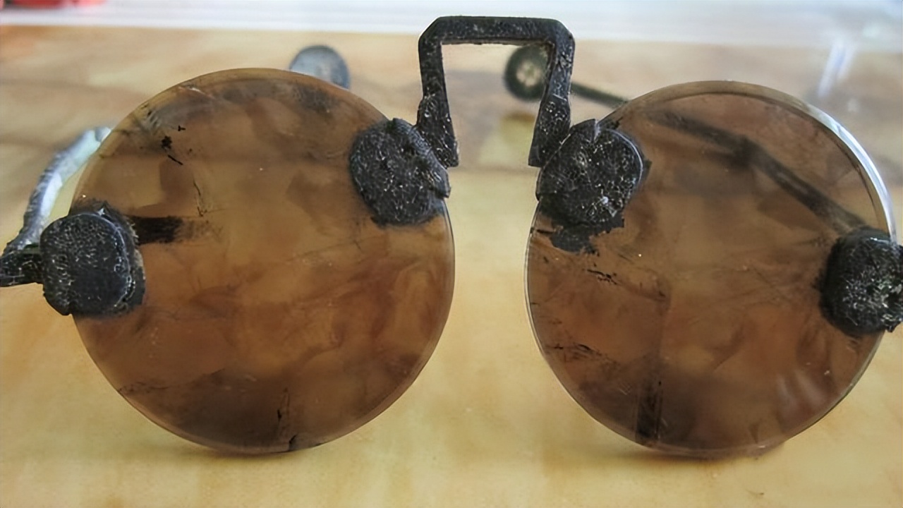 A brief analysis of ancient Chinese glasses, the production technology ...