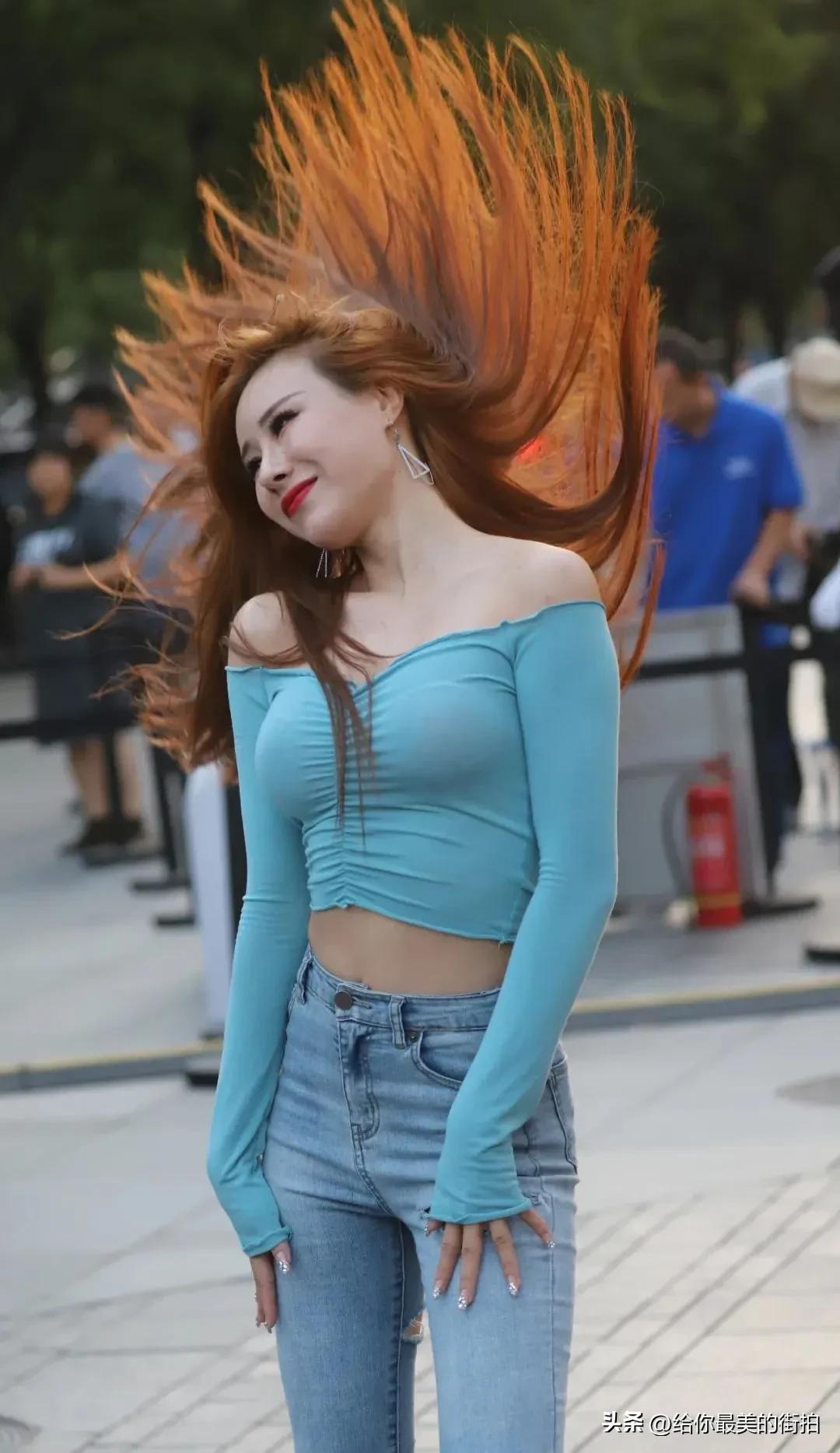 Sunny and enthusiastic girl, fashion street photography show - iMedia