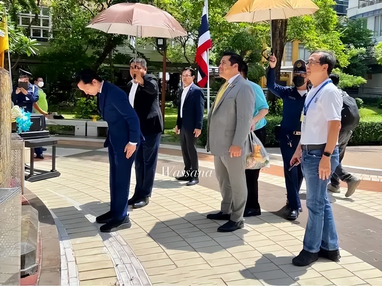 The third prince of Thailand returned to China, appeared in the same ...