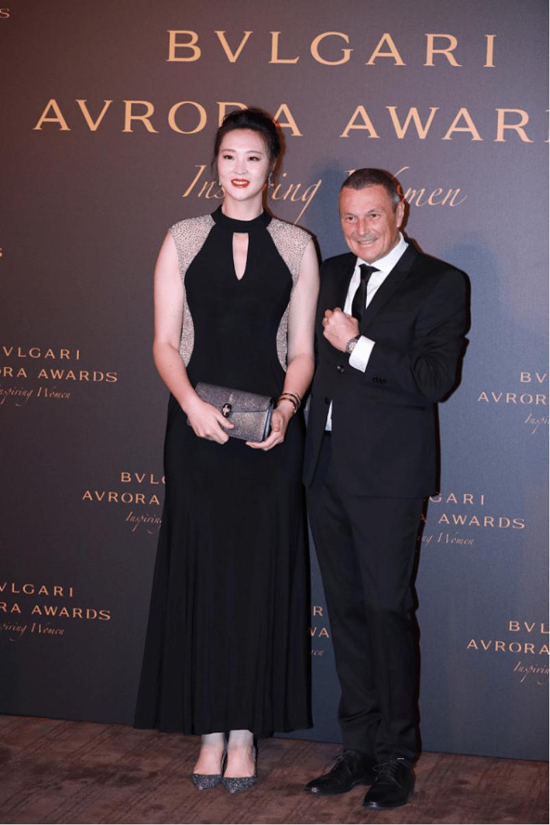 Hui Ruoqi dressed as Lang Ping, 192 tall and wearing a high-definition ...