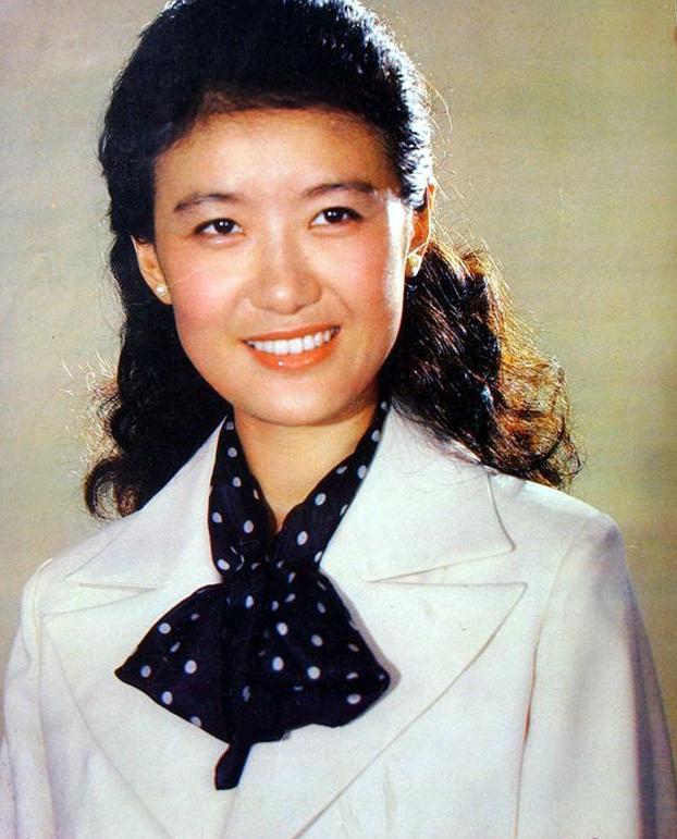 Li Xiaobin, host of CCTV Spring Festival Gala: She was once a smash hit ...