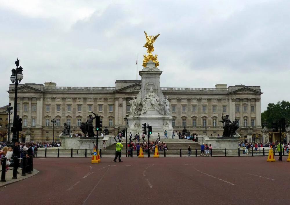 Queen's final resting place - iNEWS