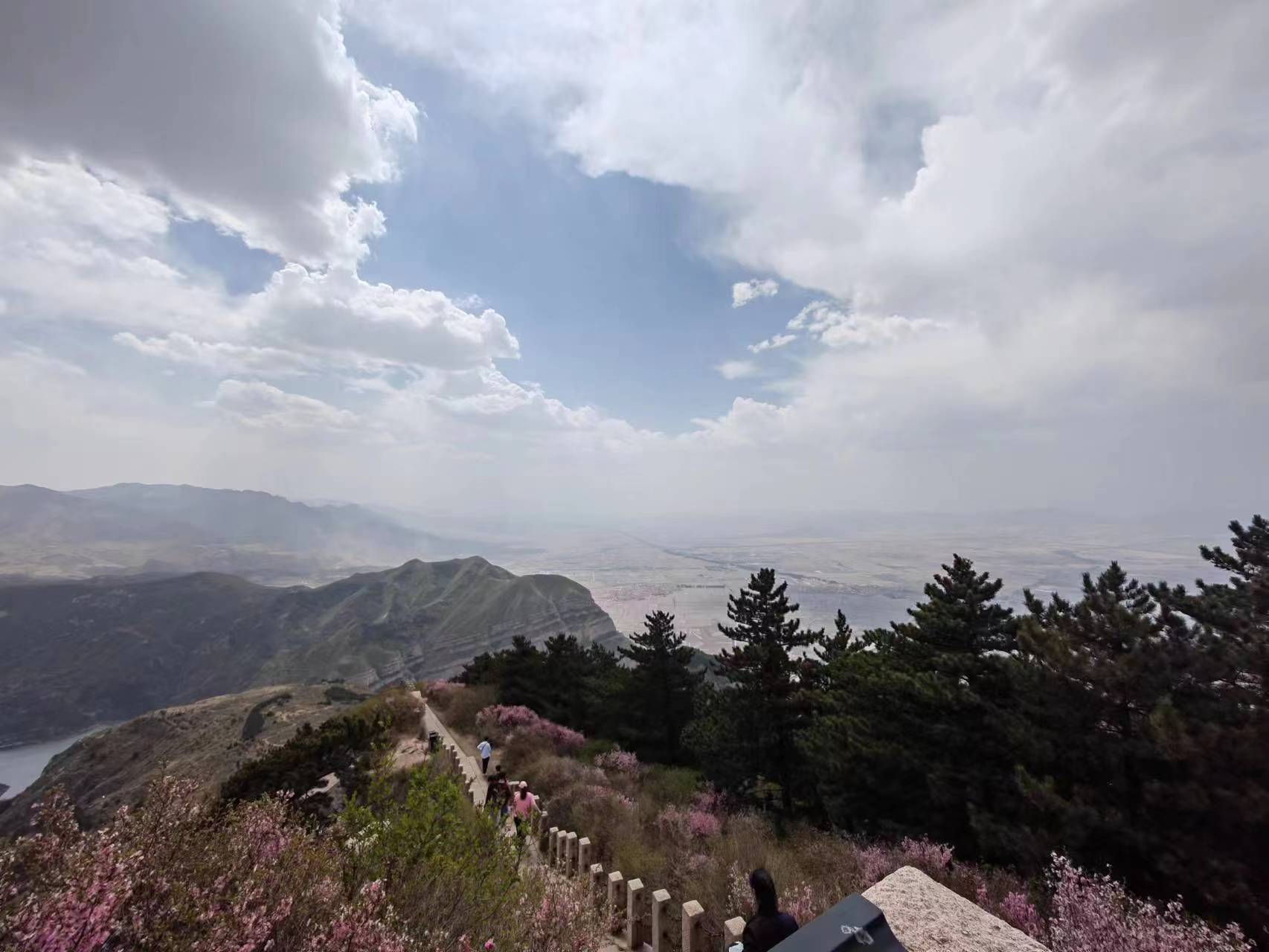 Climb Hengshan, establish Hengzhi - iNEWS