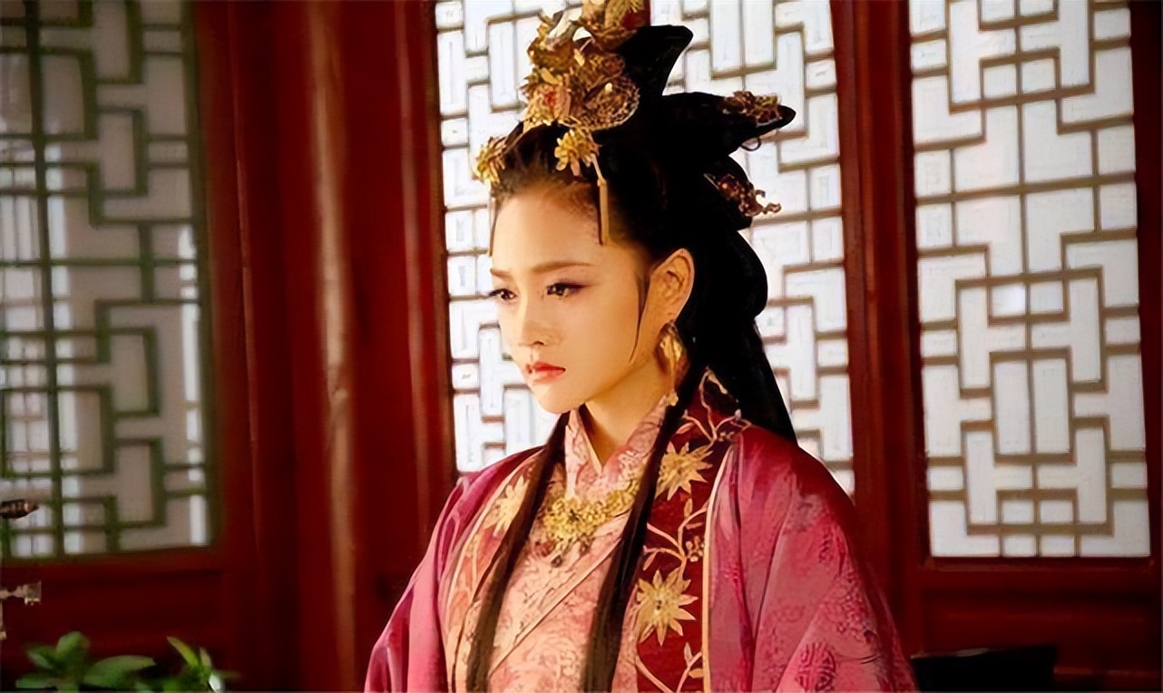 Fang Shi, the third empress of Jiajing, killed the favorite concubine while saving the emperor ...