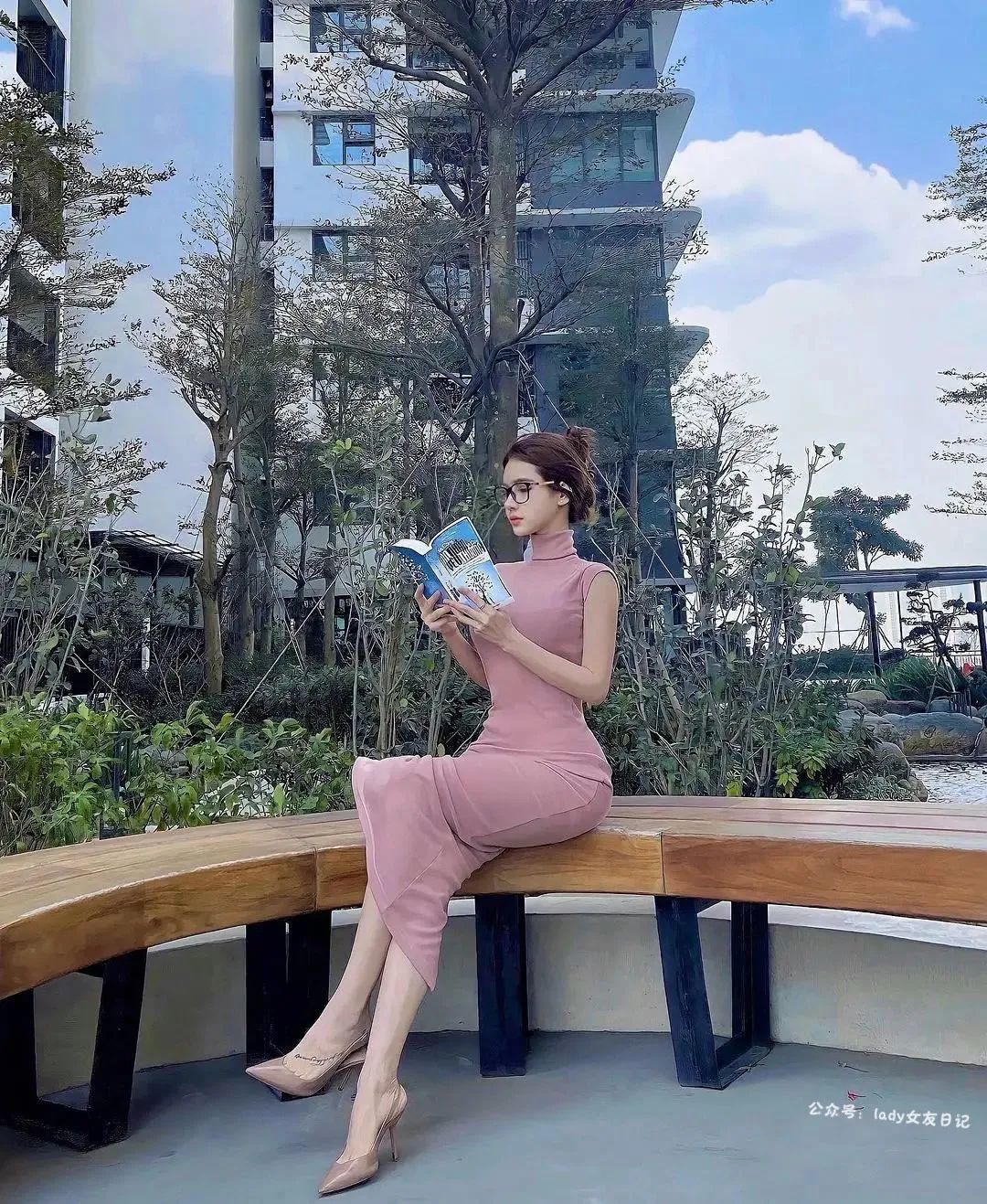 A 19-year-old Thai and Korean mixed-race female model with a thin and ...