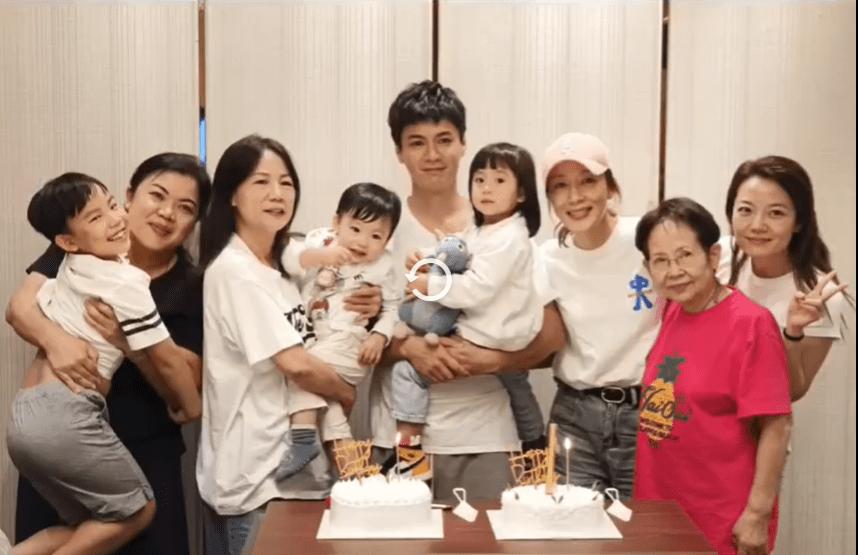 Yang Yi took her two children to visit Luo Zhongqian. The 3-year-old ...