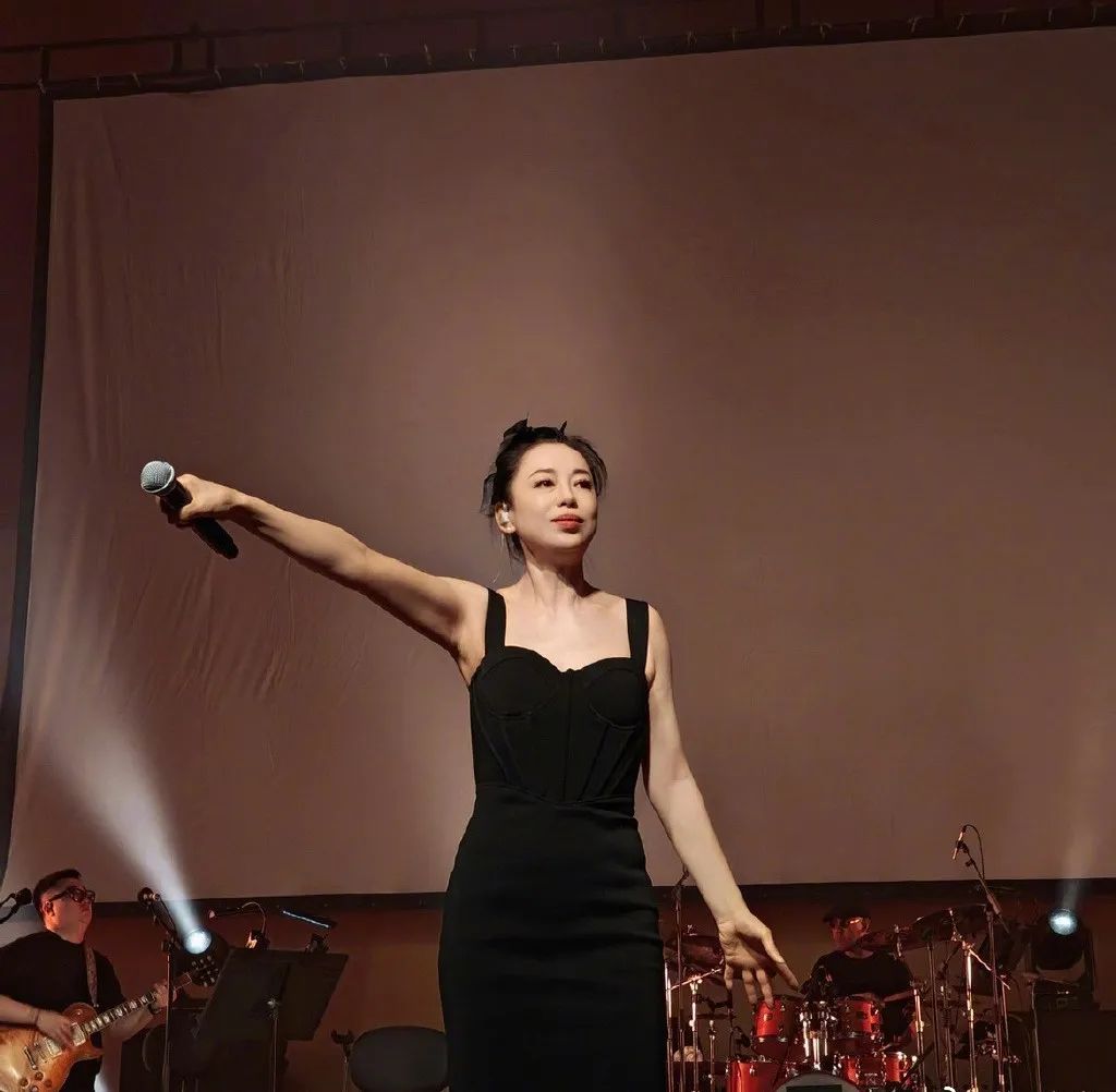 Huang Qishan's "Mother Huang becomes Sister Huang": The beauty of a ...