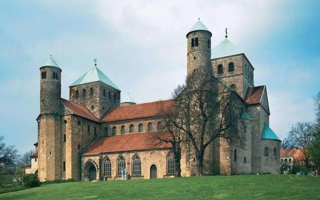 How are urban planning and architectural styles related to the ...