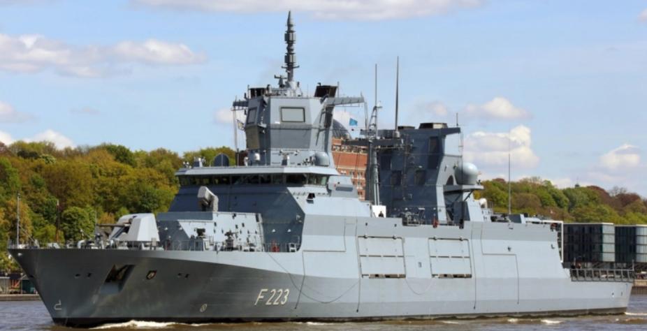 The new frigate has a displacement of 5,500 tons and carries 126 ...