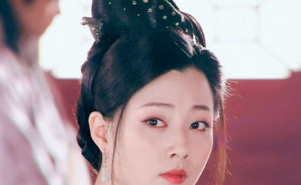 Natural beauty is real beauty. Those actresses in the entertainment ...