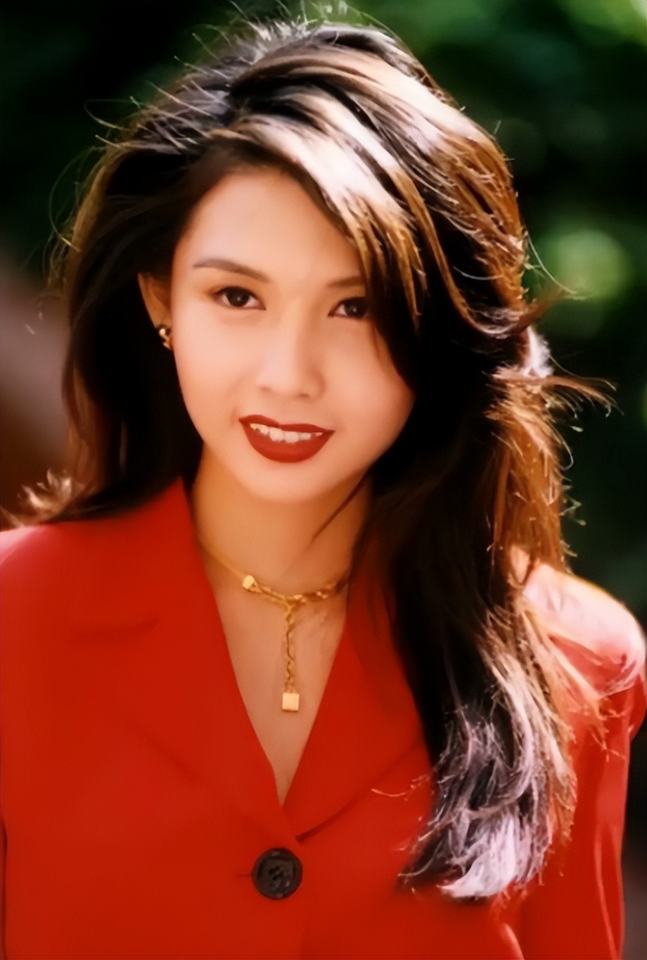Why is Qiu Shuzhen the sexy goddess of Hong Kong moviedom?Look at the ...