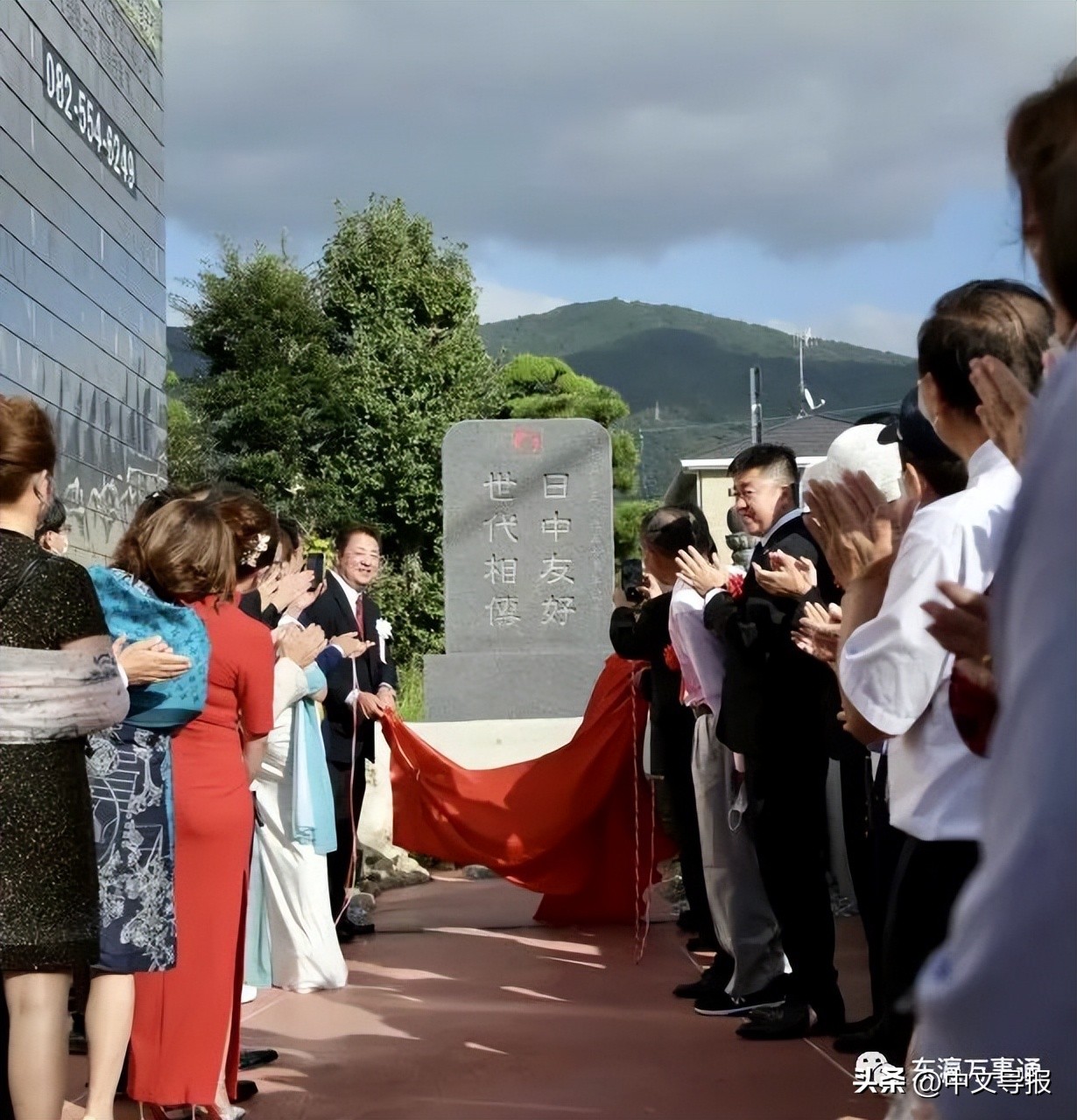 Sun Ming: In the golden autumn and September, erect a monument to the ...