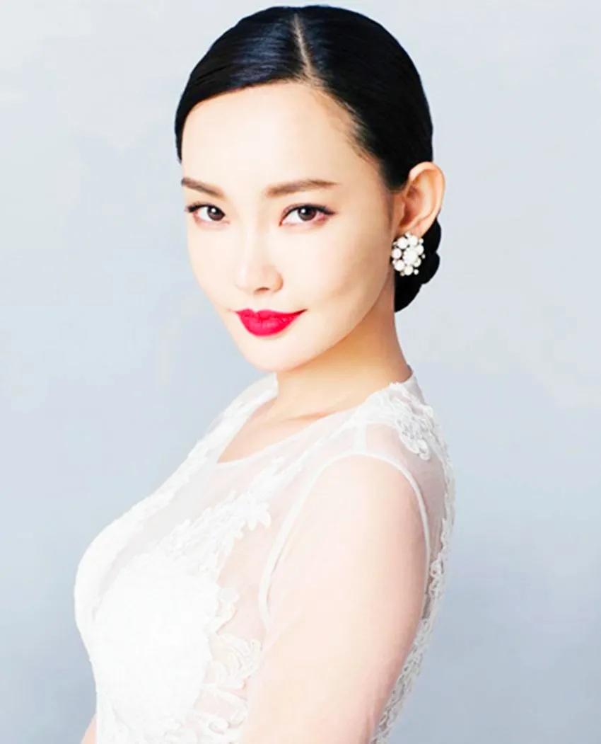 Wang Jing likes Tong Fei, a sexy girl with a body that matches Liu Yan ...