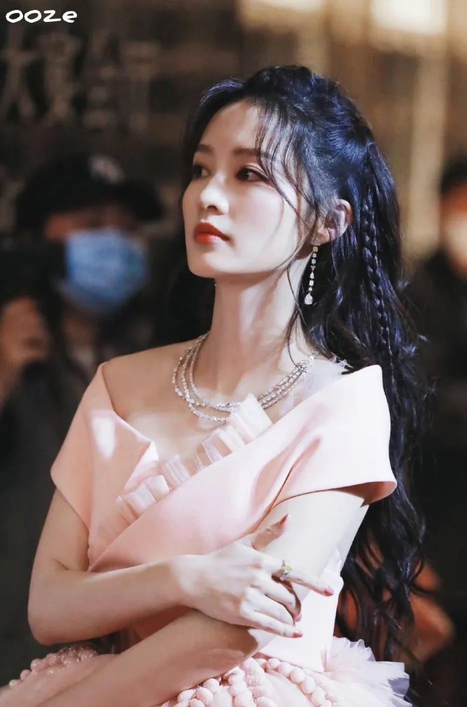 Qinqin's face value is really stunning "love you" - iNEWS