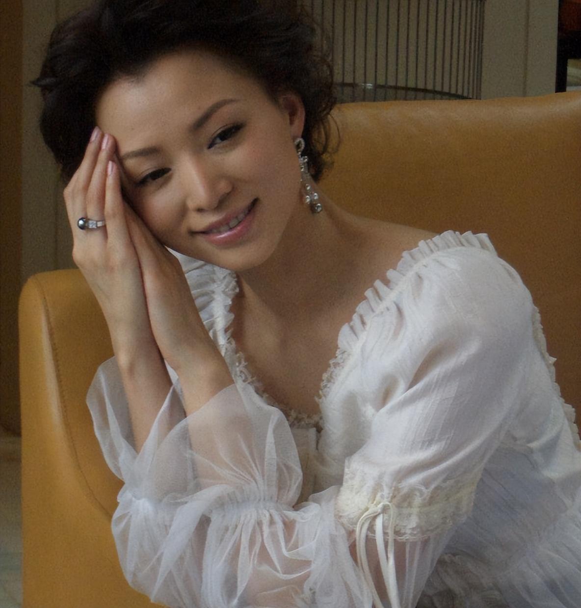 From "First Sister of CCTV" to "No Such Person", 49-year-old Dong Qing ...